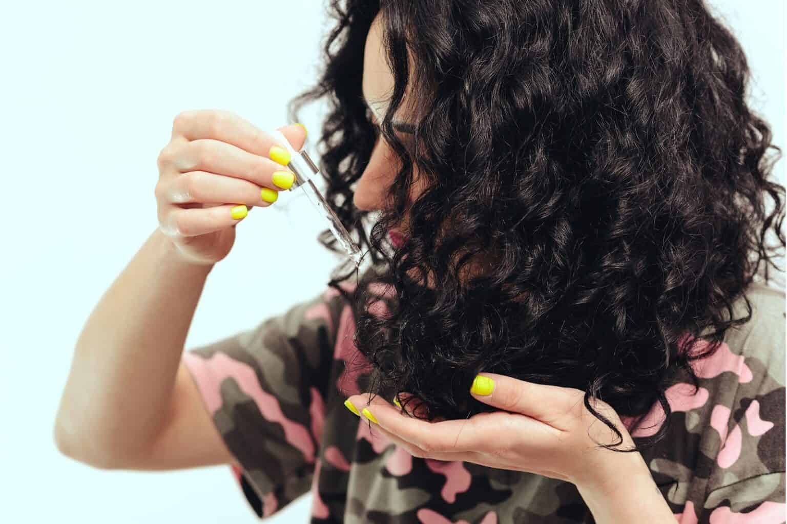 How To Dry Curly Hair Without Frizz - Curls Forever